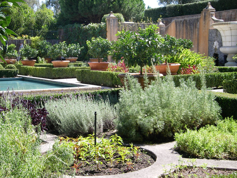 21 Italian Renaissance Grotesque Garden Ideas You Gonna Love | SharonSable