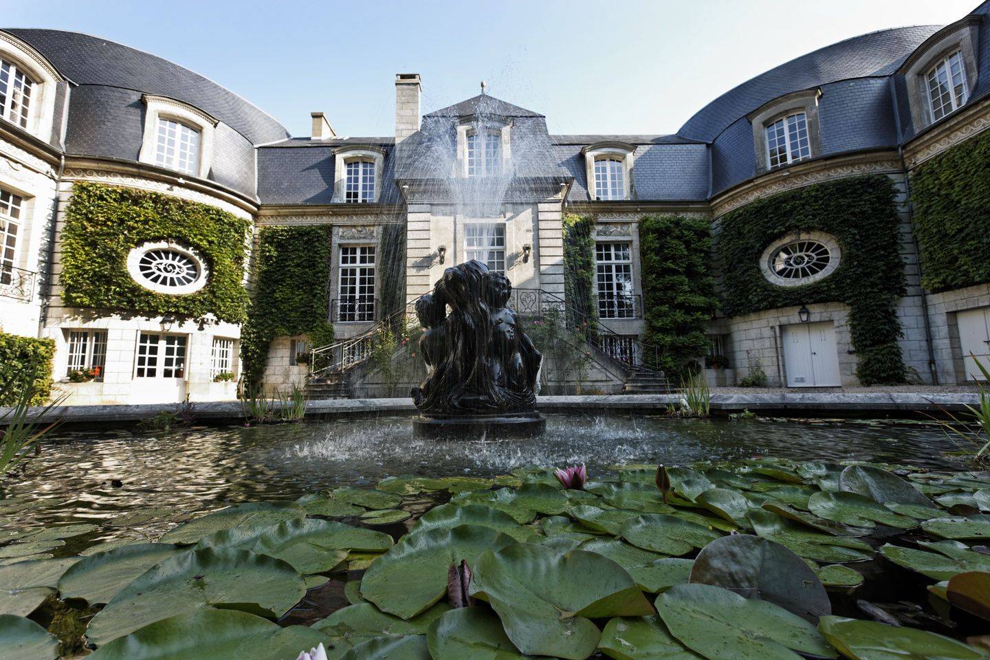 24 French Chateau Garden Ideas To Consider | SharonSable