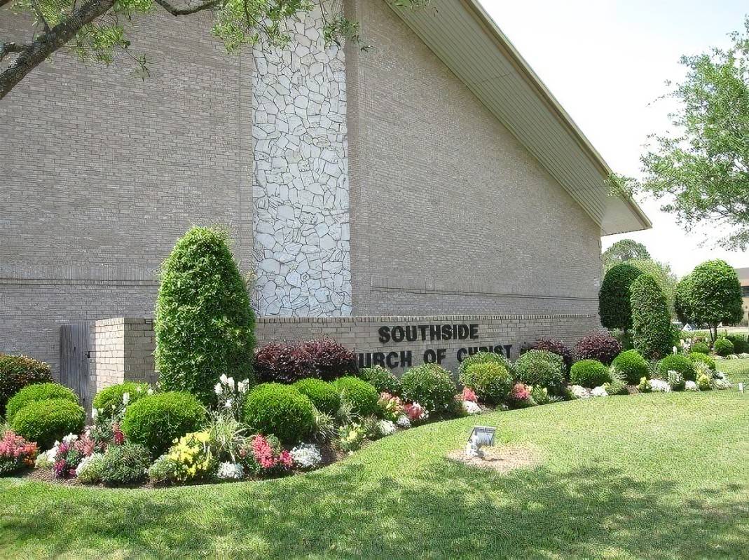 22 Church Garden Ideas You Should Check | SharonSable