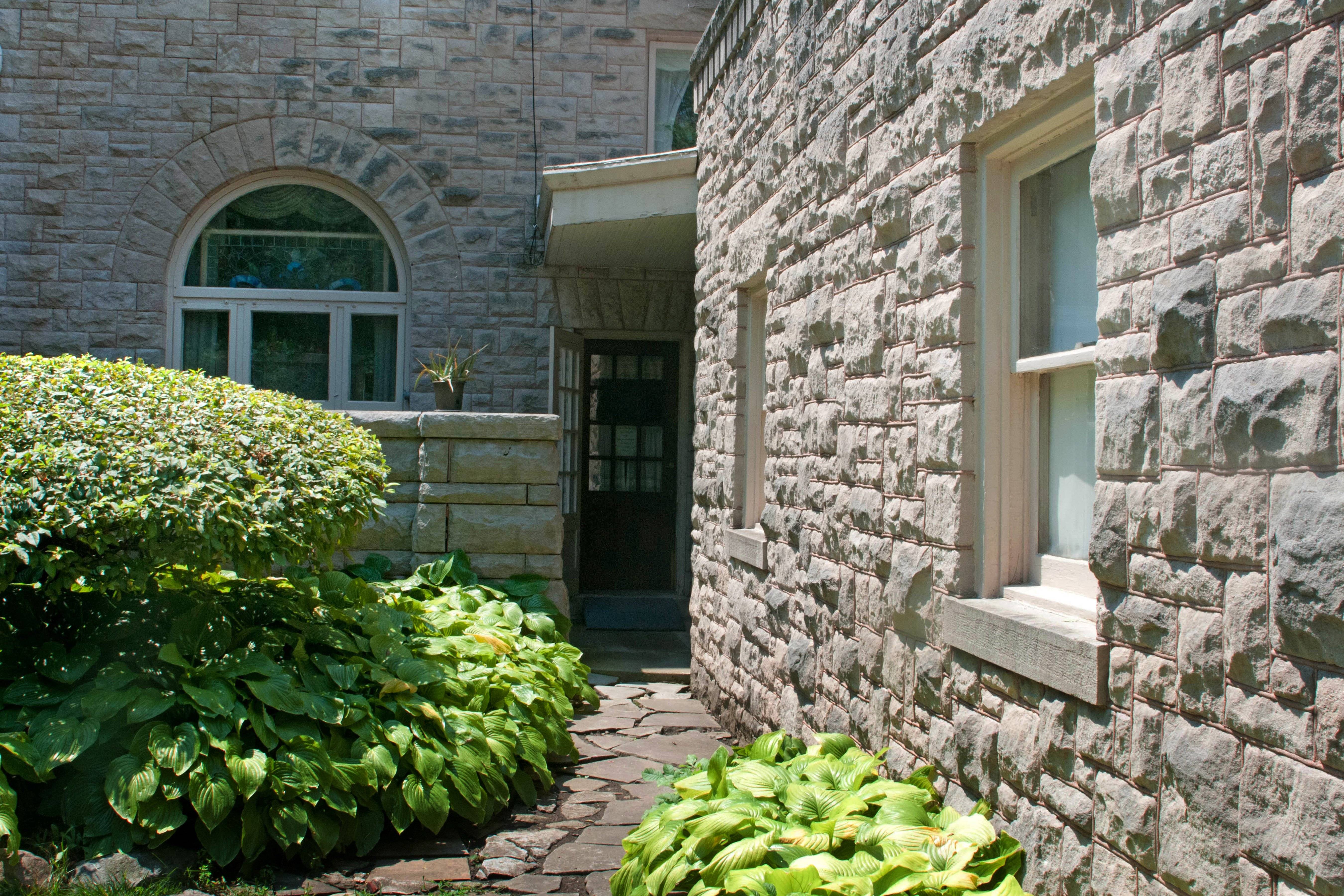 22 Church Garden Ideas You Should Check | SharonSable