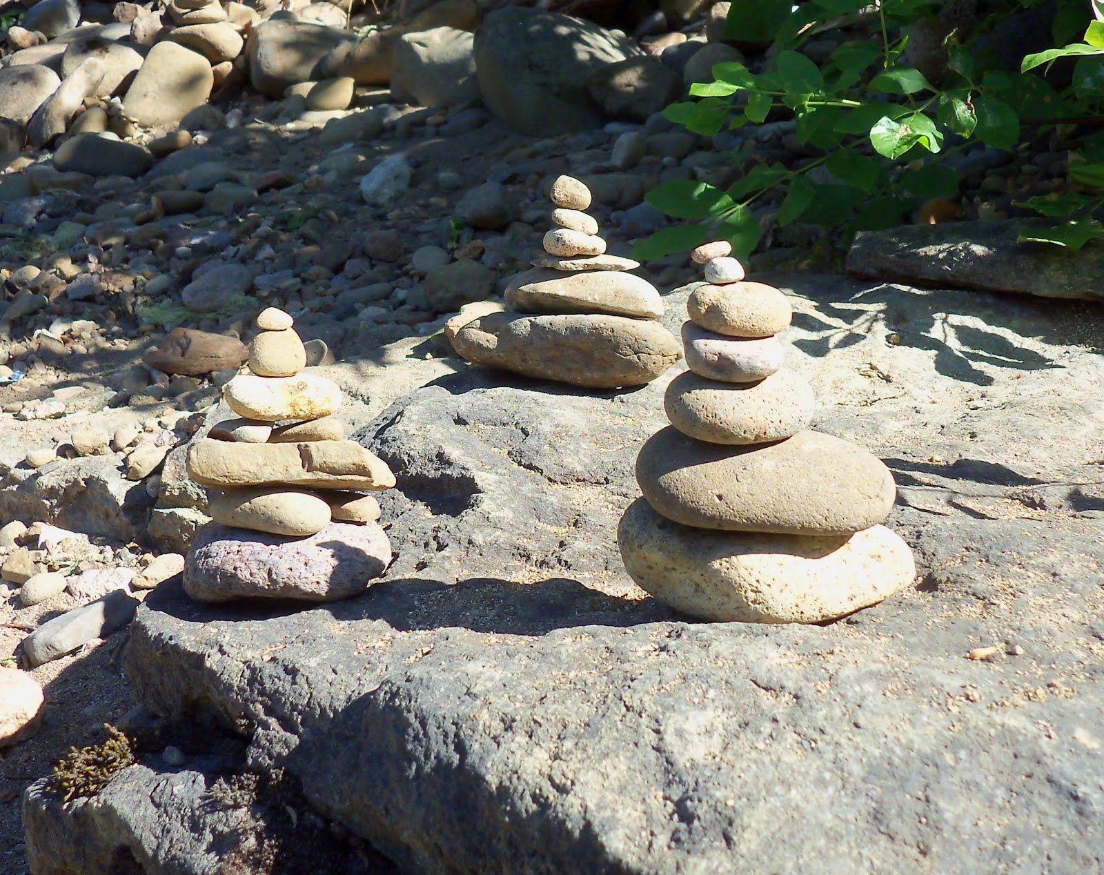 22 Stacked Rocks Zen Garden Ideas You Must Look | SharonSable