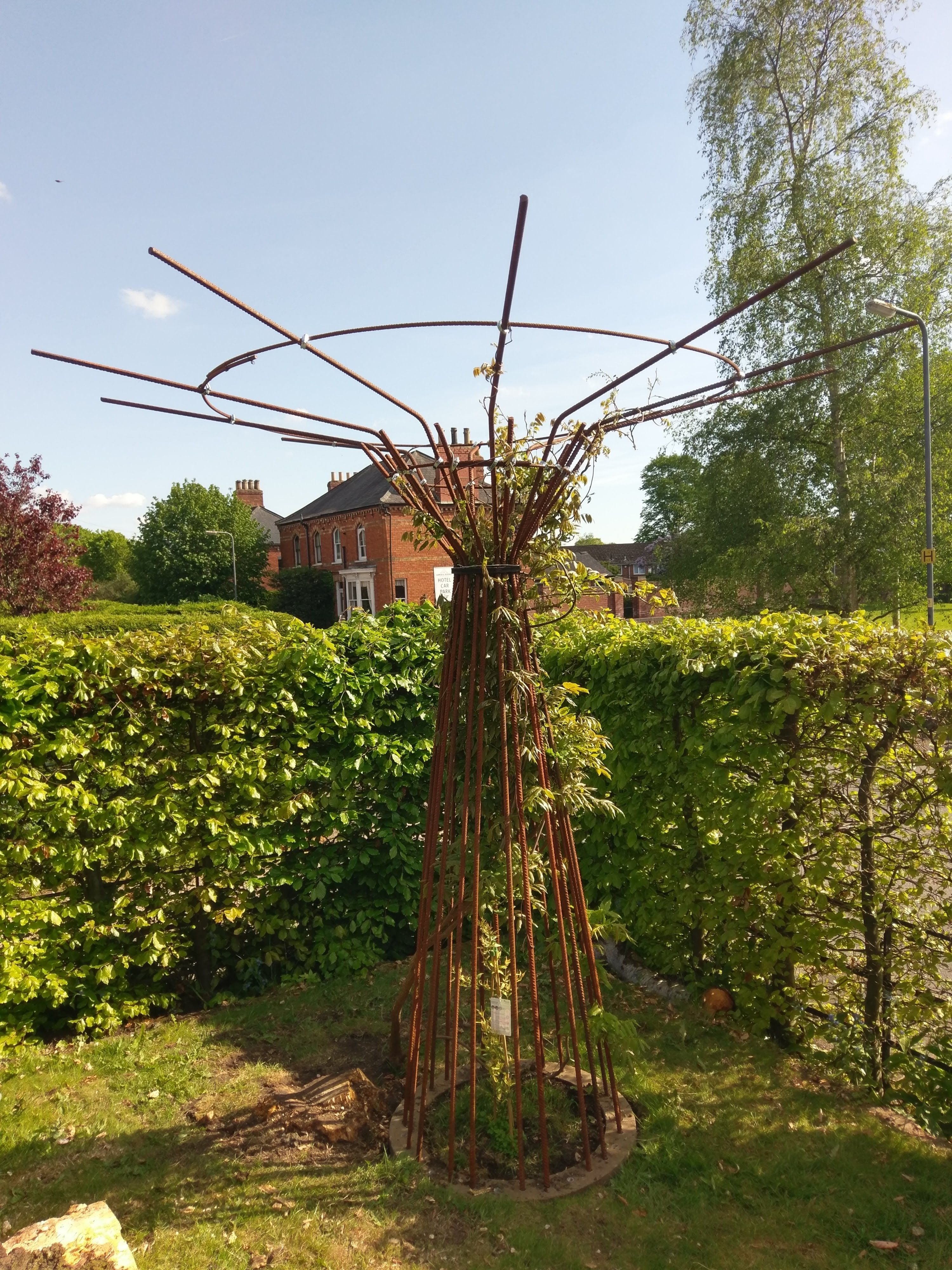 18 Rebar Garden Art Ideas For This Year | SharonSable