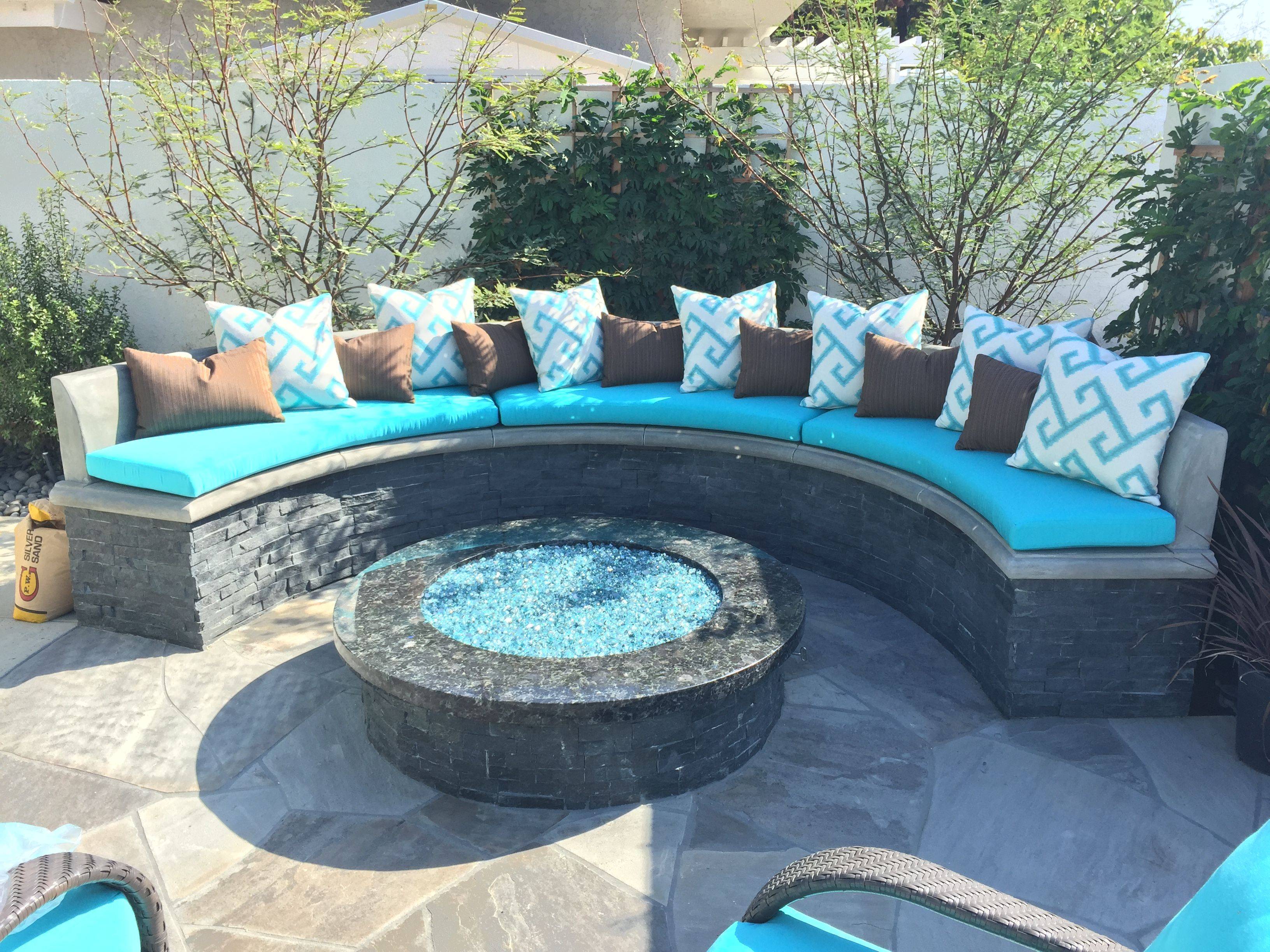 24 Curved Garden Seat Ideas To Consider | SharonSable
