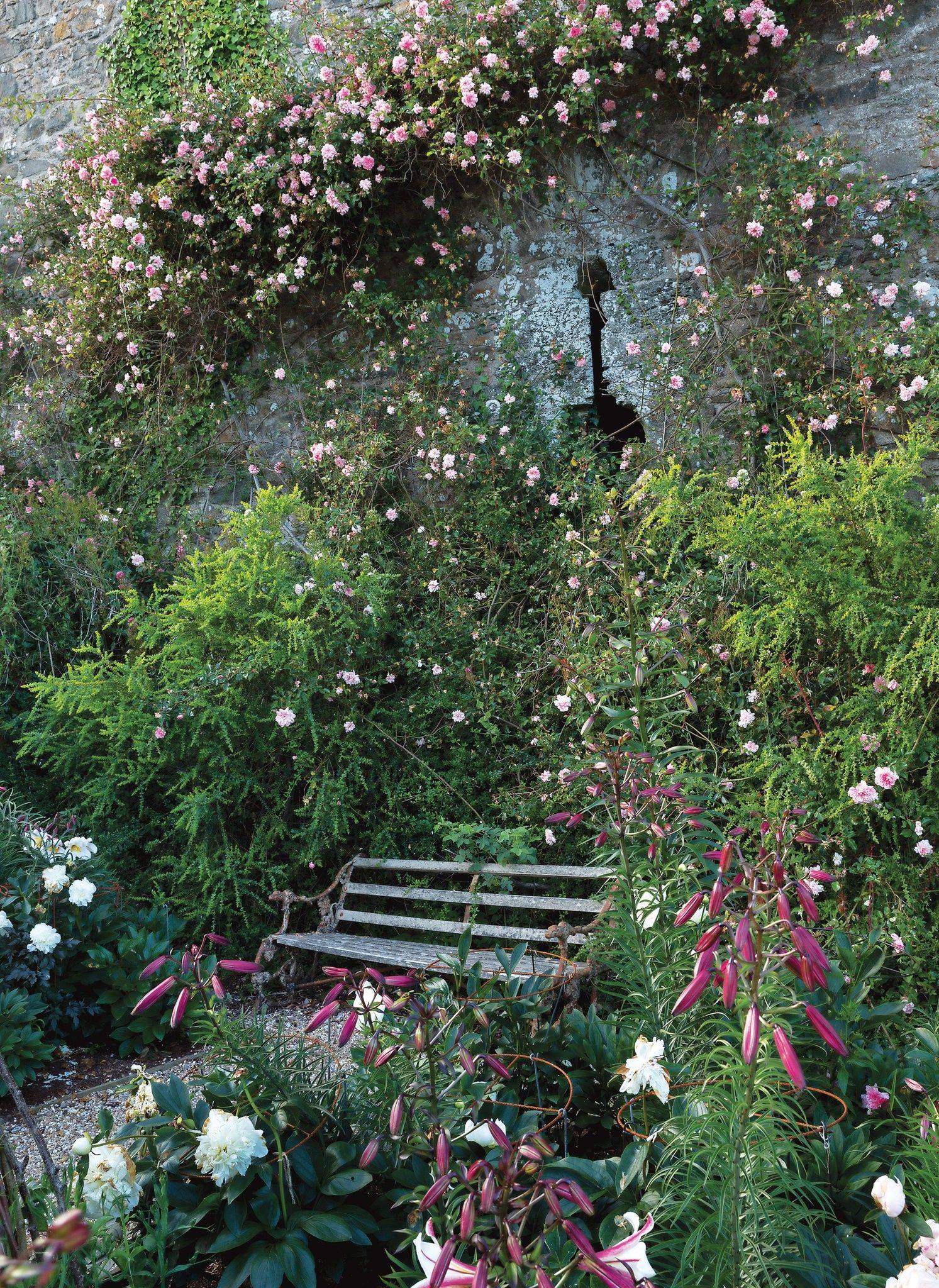 20 Medieval Garden Design Ideas Worth a Look | SharonSable