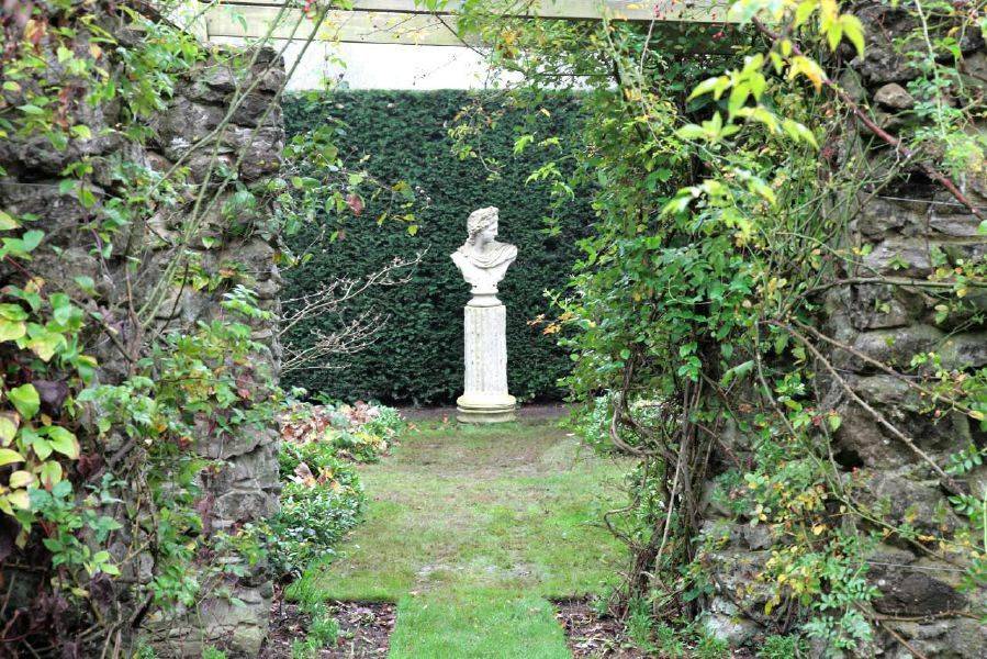 14 Medieval Castle Garden Ideas You Cannot Miss | SharonSable