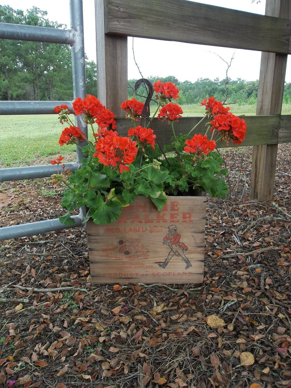 23 Primitive Rustic Garden Decor Ideas Worth a Look | SharonSable