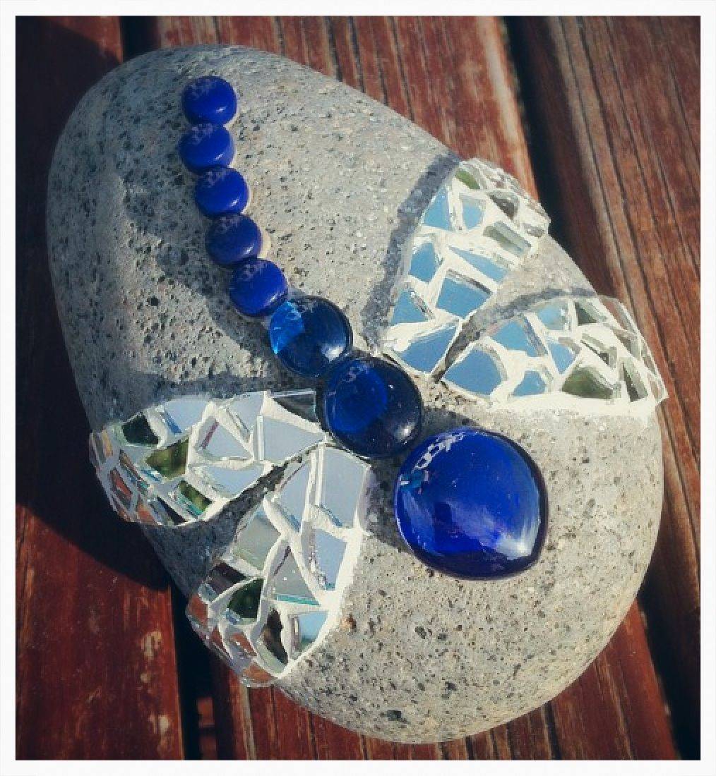 23 Dragonfly Rocks Garden Mosaic Ideas To Try This Year | SharonSable