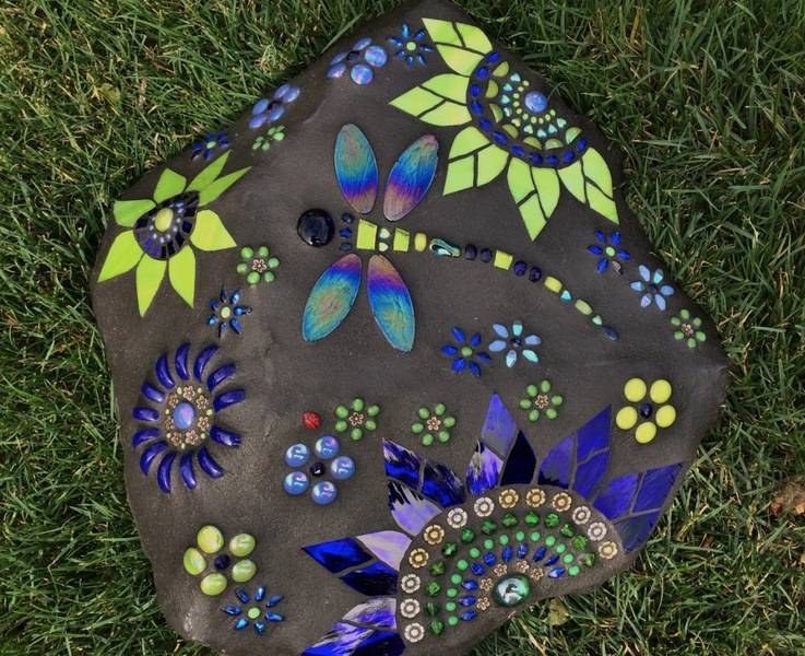 23 Dragonfly Rocks Garden Mosaic Ideas To Try This Year | SharonSable