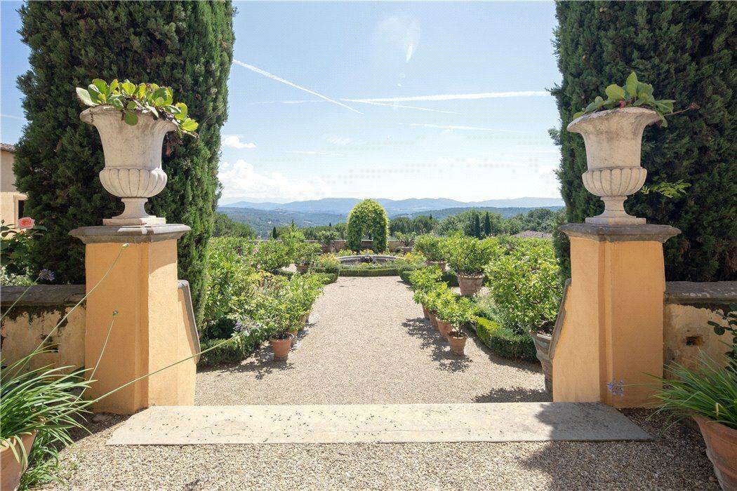 24 Villa Renaissance Garden Ideas Worth a Look | SharonSable