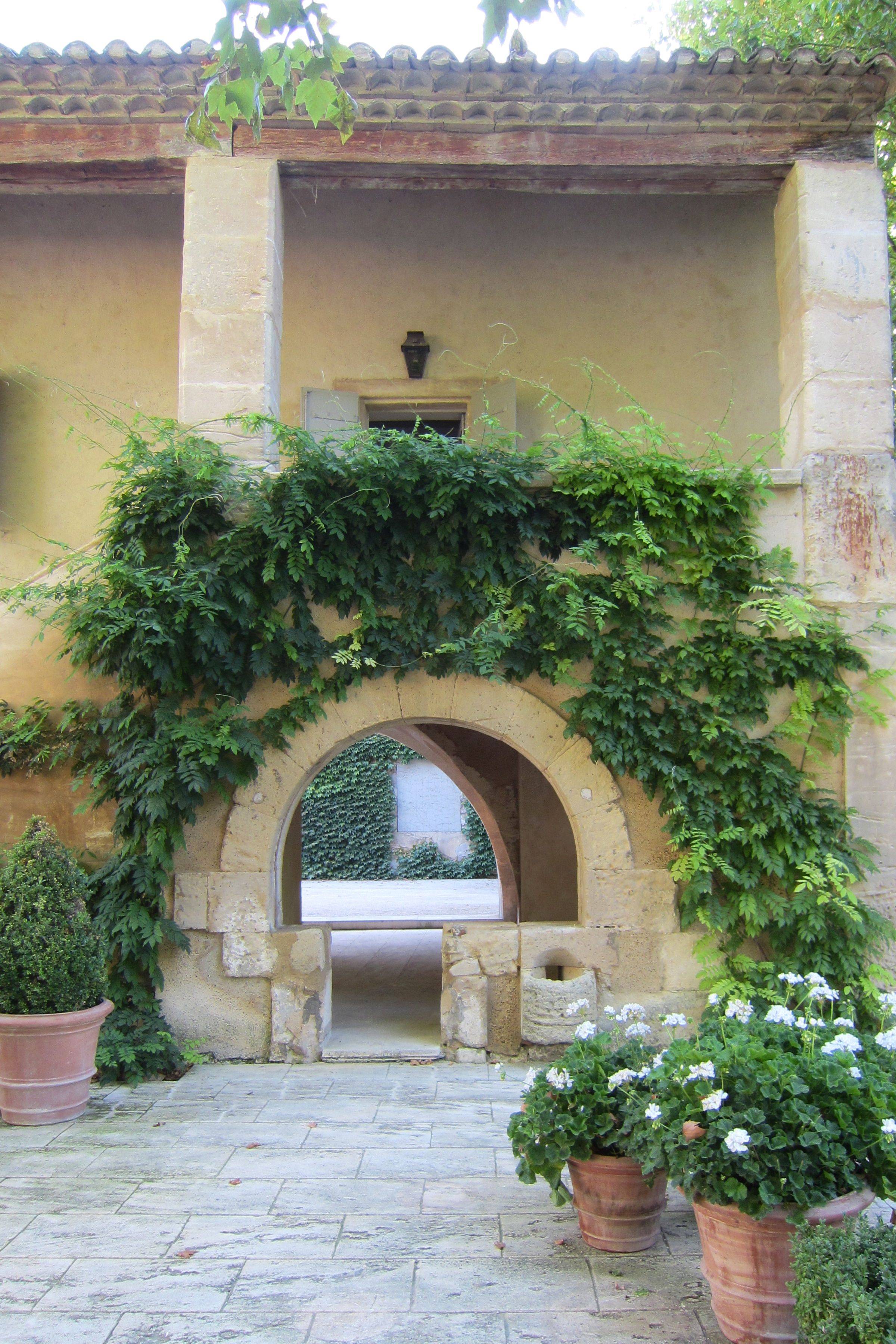 23 Provence Courtyard Garden Ideas You Should Look | SharonSable