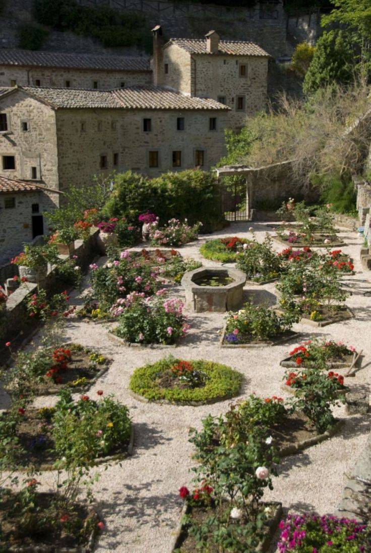 23 Tuscan Rock Garden Ideas Worth to Check | SharonSable