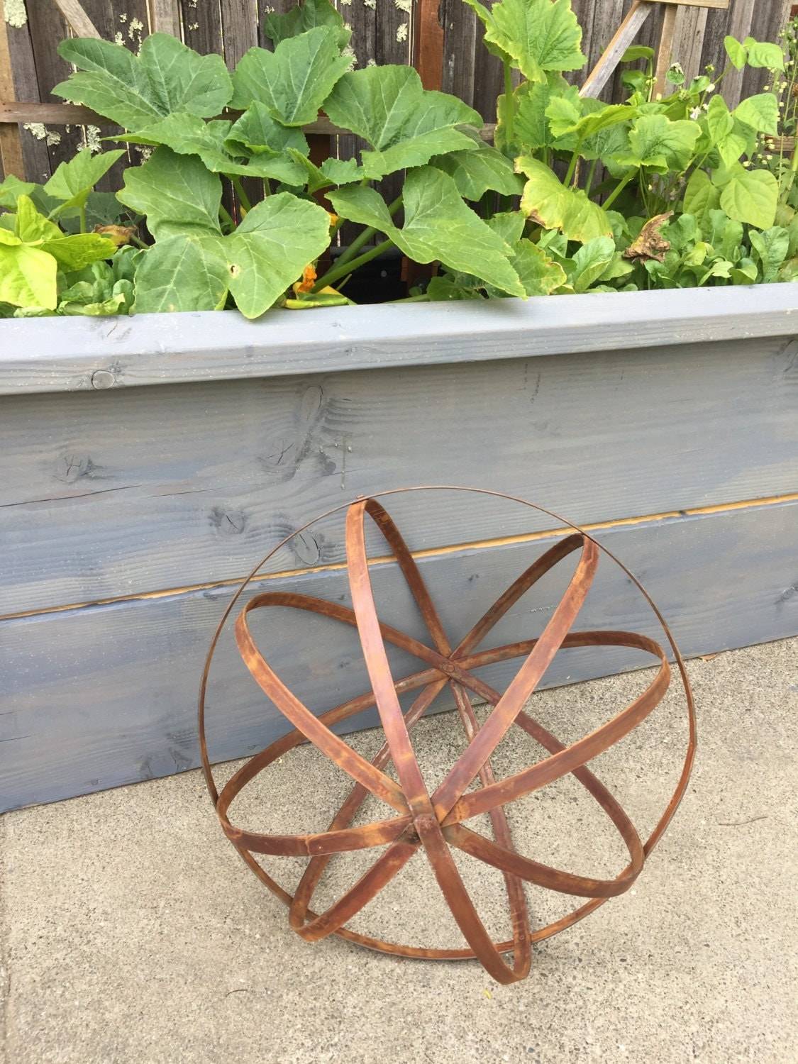 23 Metal Garden Spheres Ideas You Cannot Miss | SharonSable