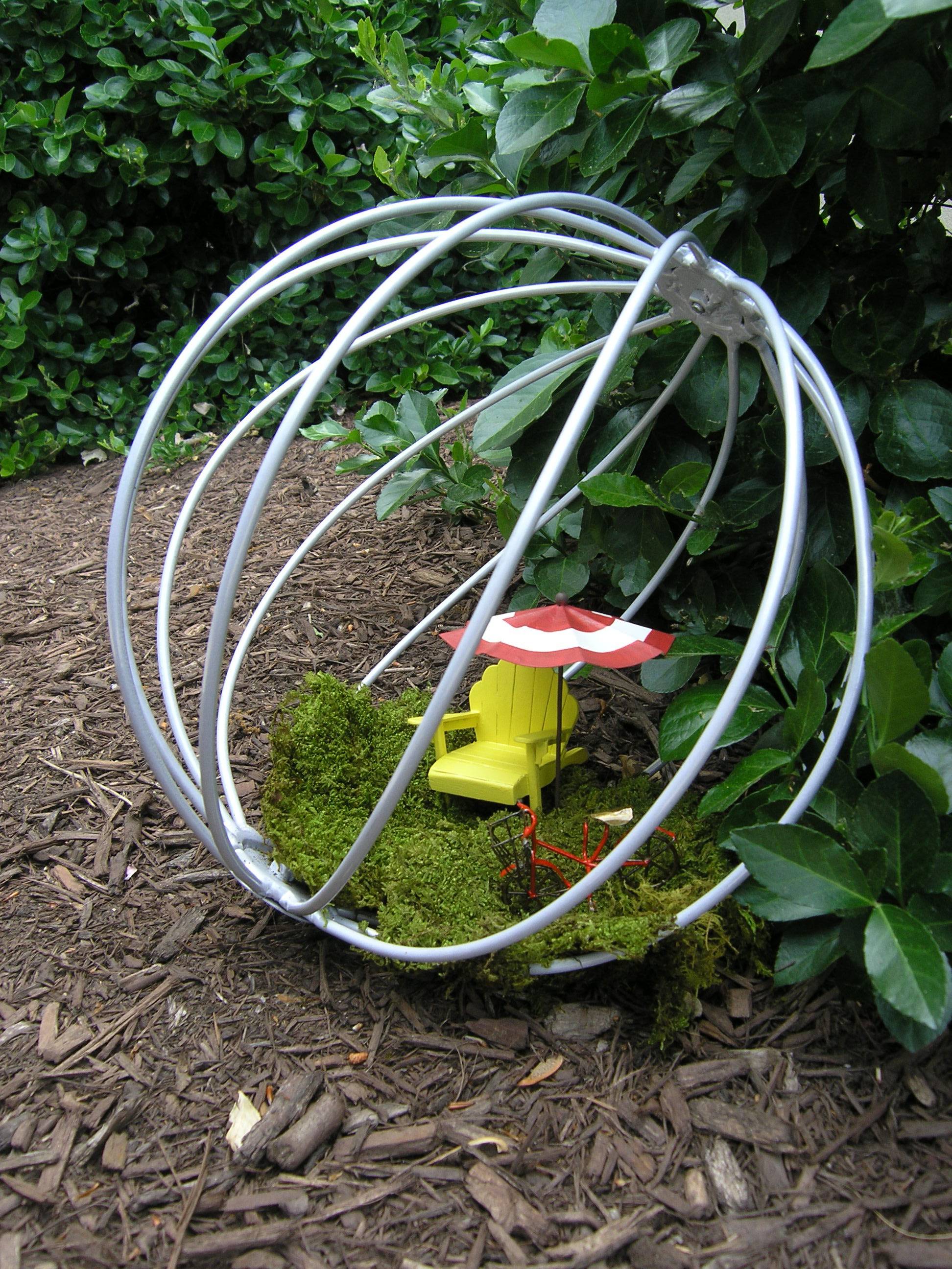 24 Metal Garden Orbs Ideas You Gonna Love | SharonSable