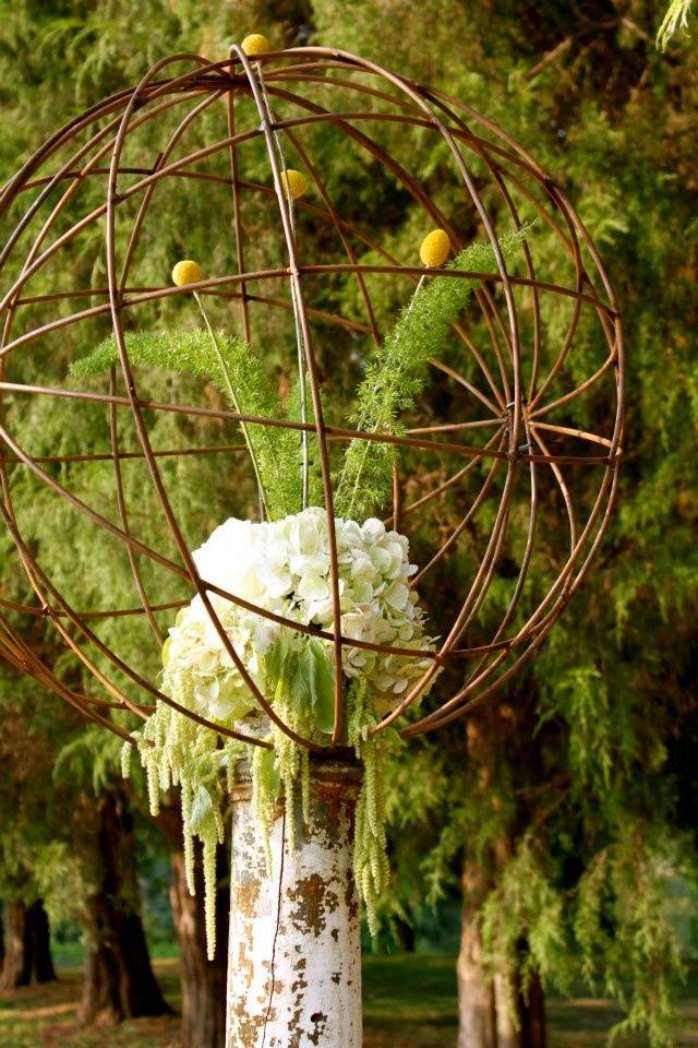 24 Metal Garden Orbs Ideas You Gonna Love | SharonSable