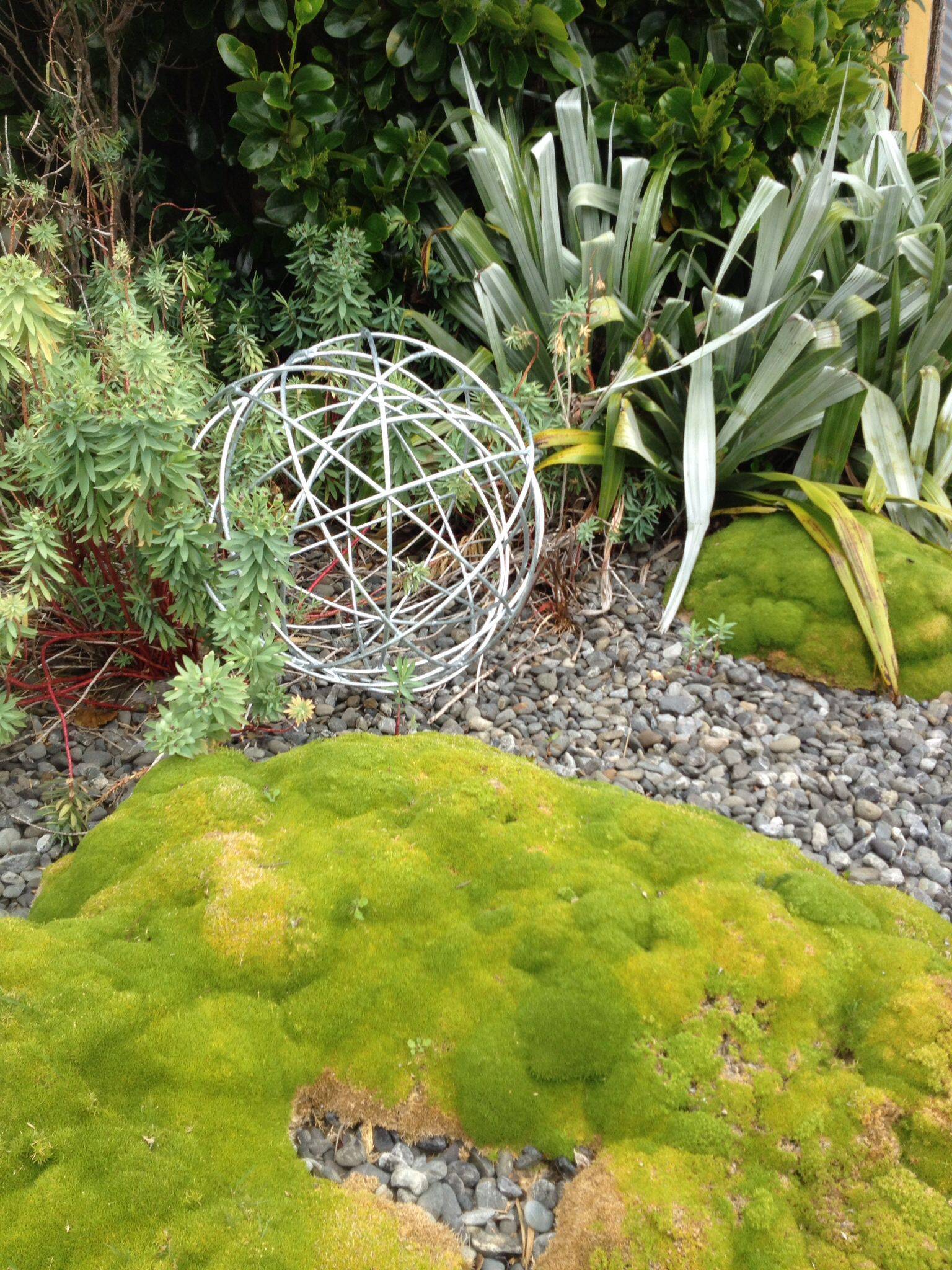 19 Wire Garden Spheres Ideas Worth a Look | SharonSable