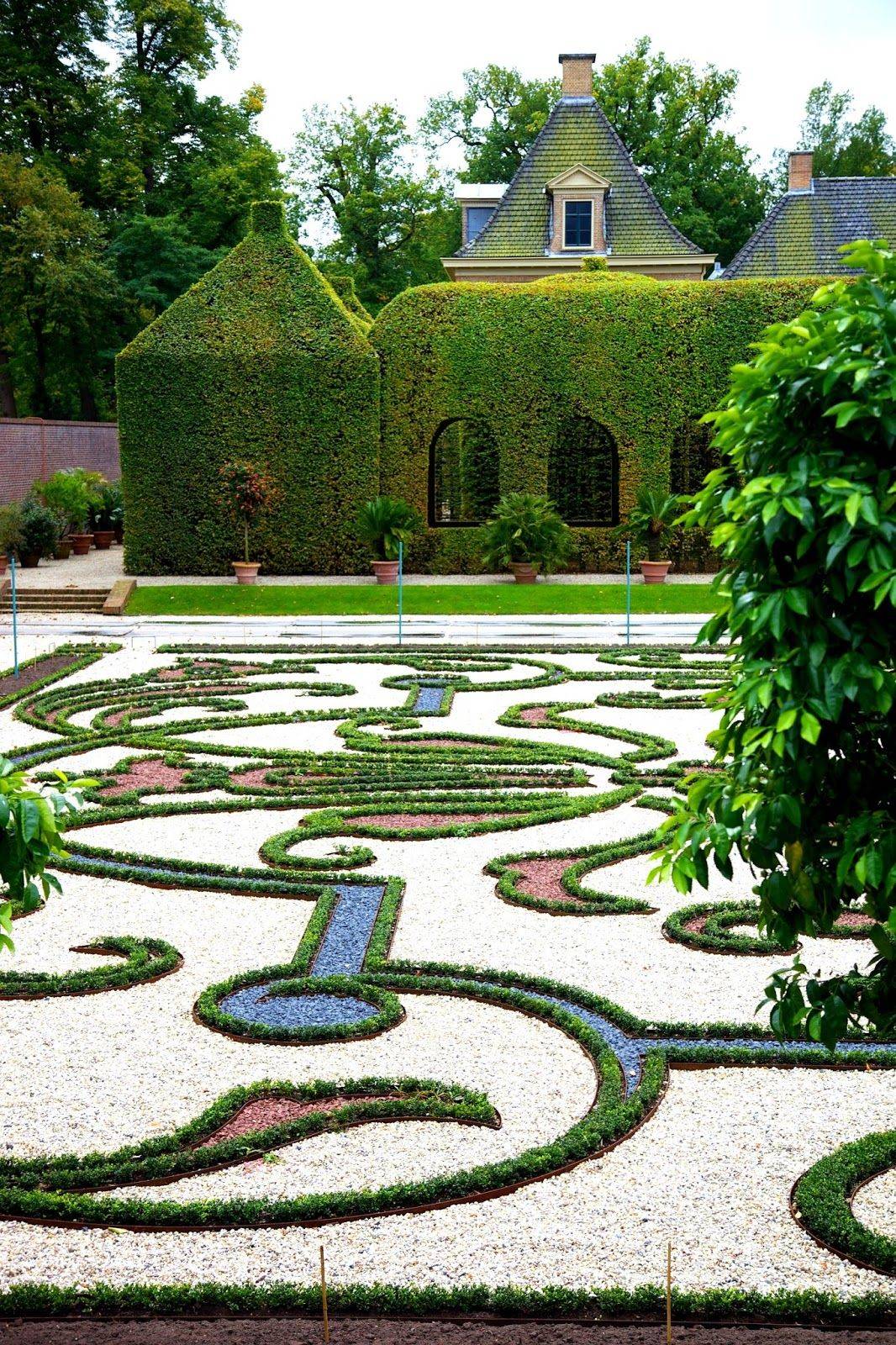24 Roman Garden Ideas You Gonna Love | SharonSable