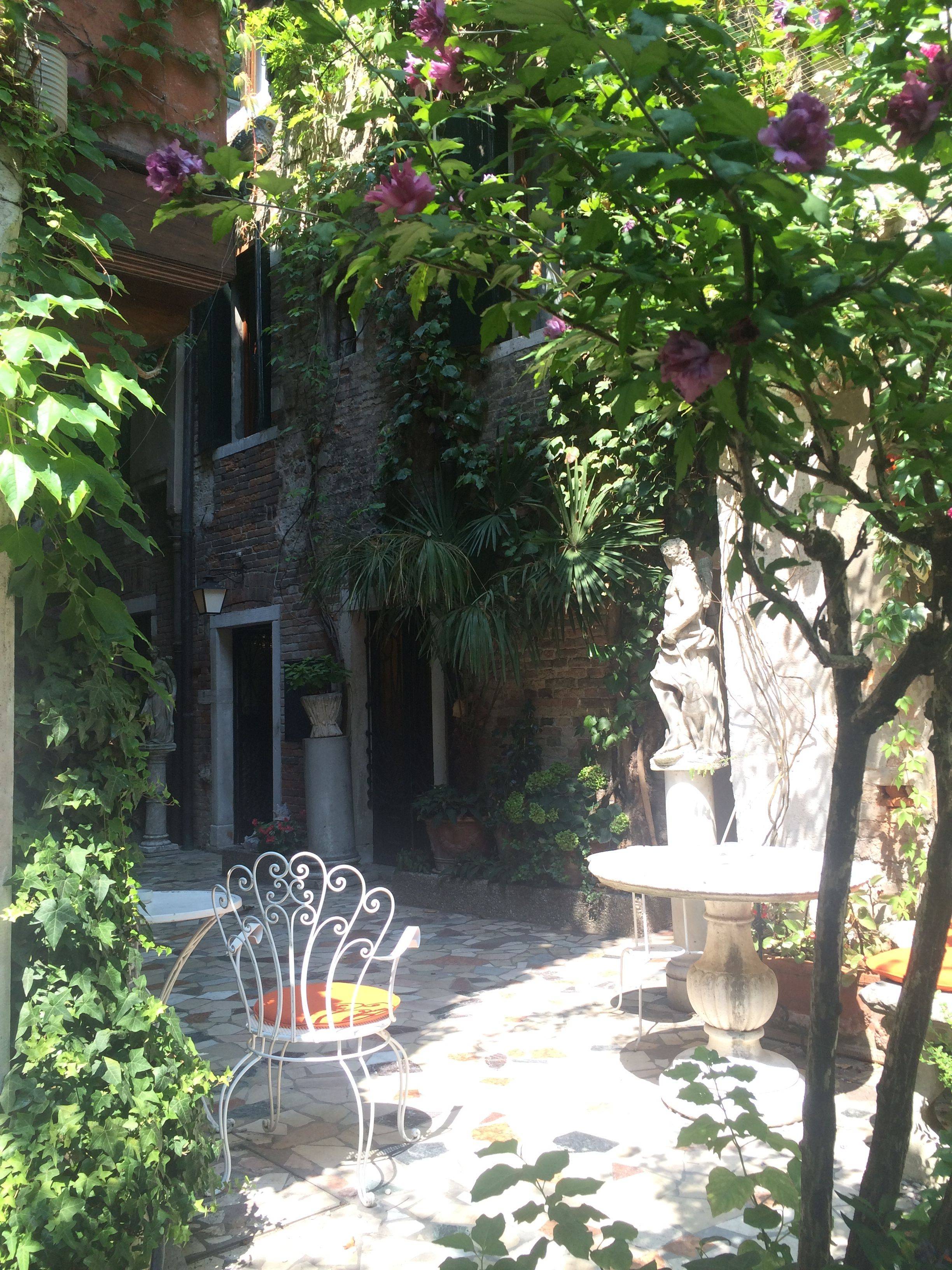 20 Venice Garden Ideas You Cannot Miss | SharonSable