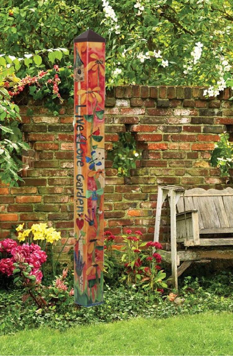 21 Decorative Painted Garden Poles Ideas To Try This Year | SharonSable