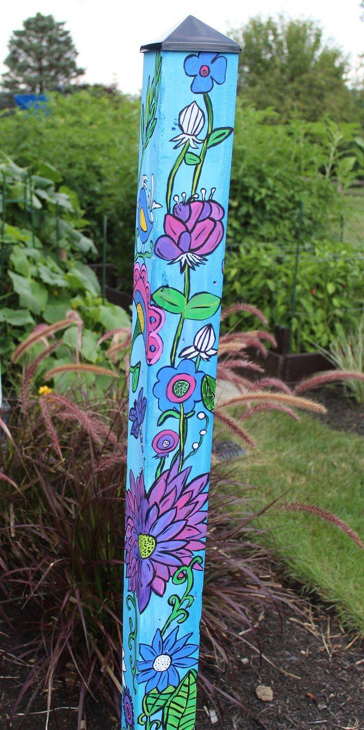 21 Decorative Painted Garden Poles Ideas To Try This Year | SharonSable