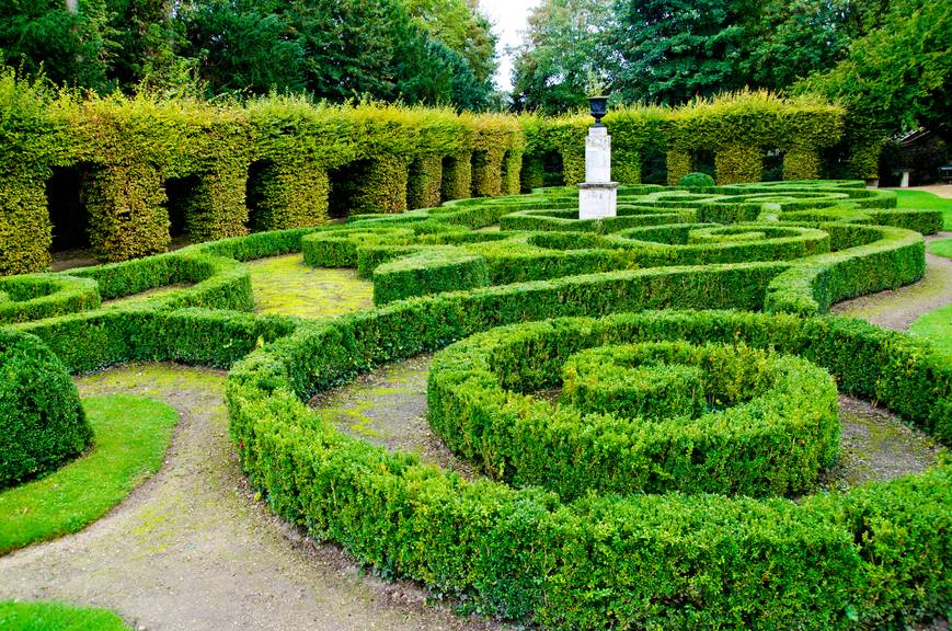 24 Garden Maze Design Ideas You Should Check | SharonSable
