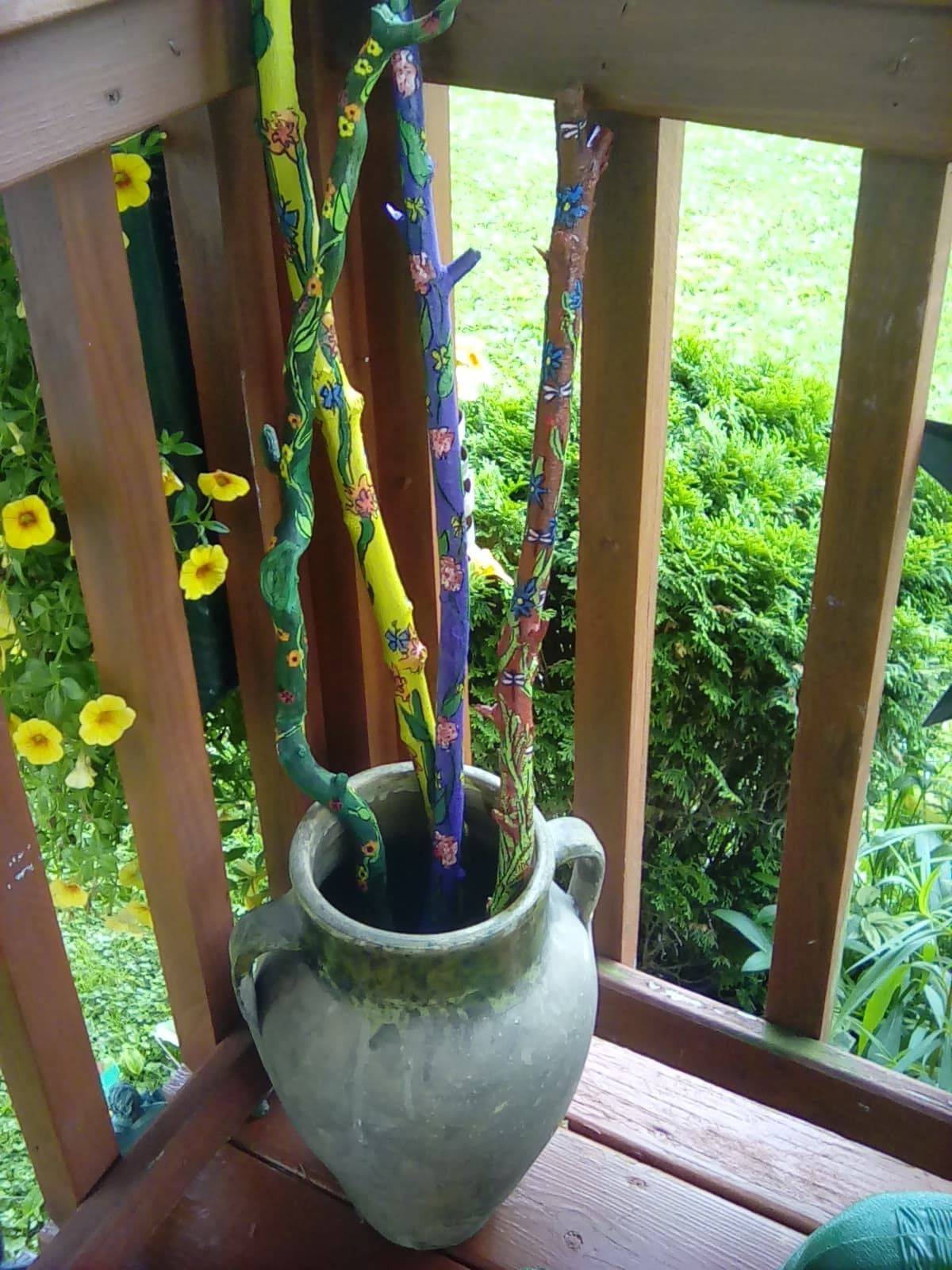 22 Painted Stick Garden Art Ideas To Try This Year | SharonSable