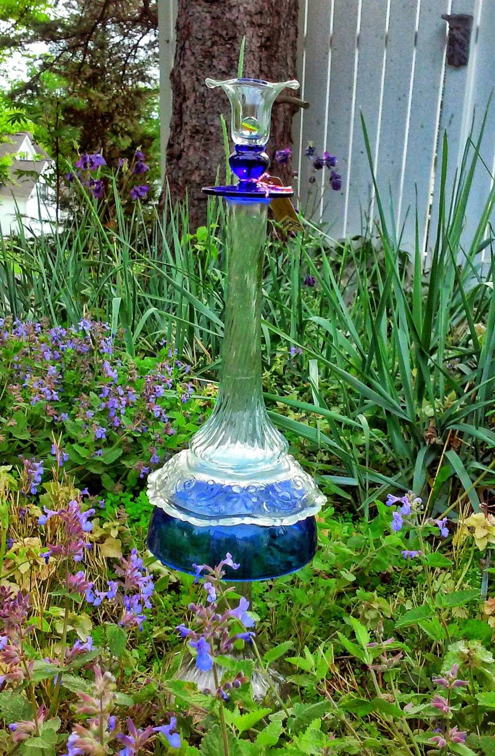 23 Vintage Glass Garden Totem Ideas You Must Look | SharonSable