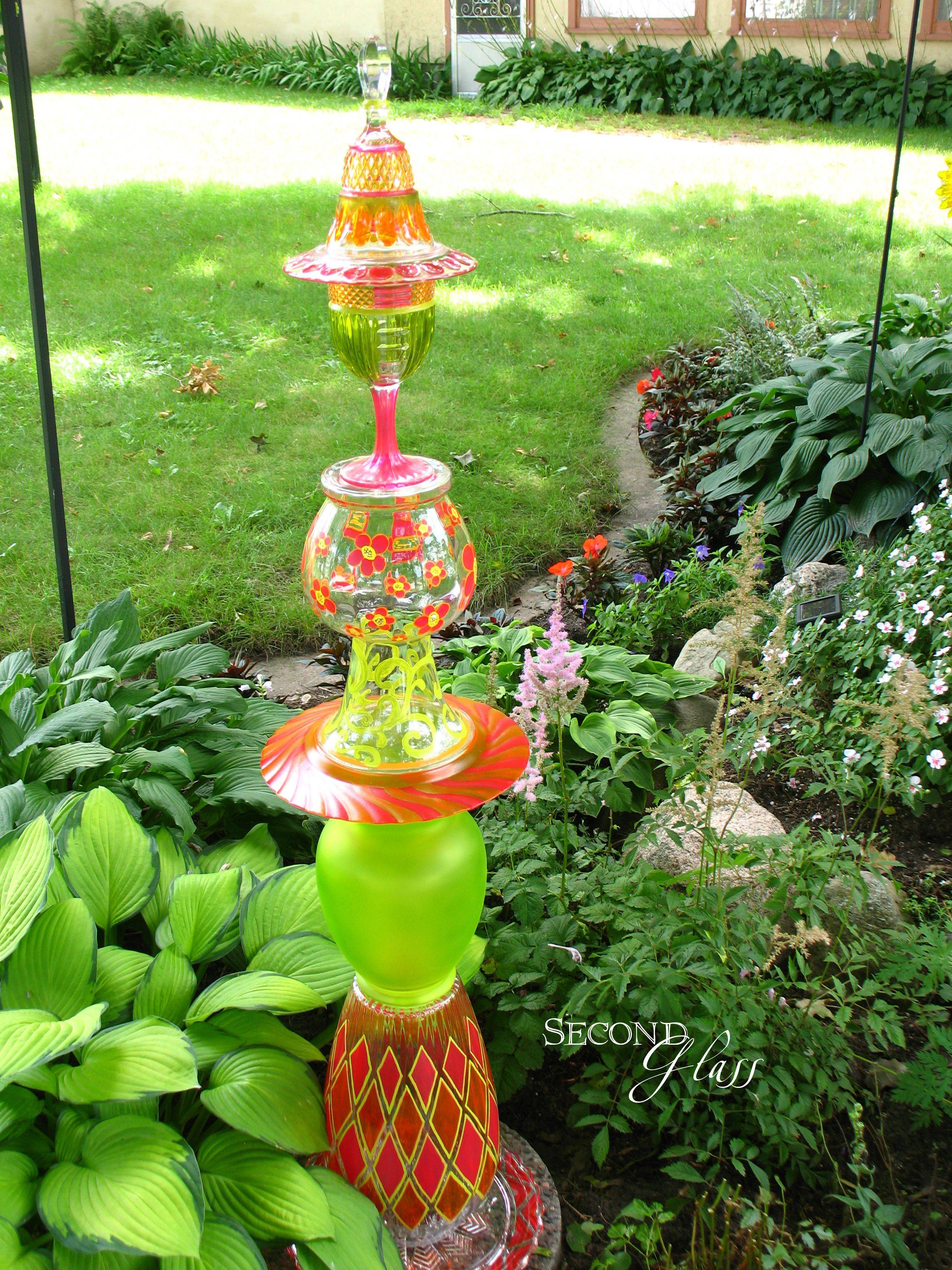 23 Vintage Glass Garden Totem Ideas You Must Look | SharonSable