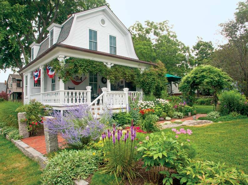 22 Old House with Garden Ideas To Try This Year | SharonSable