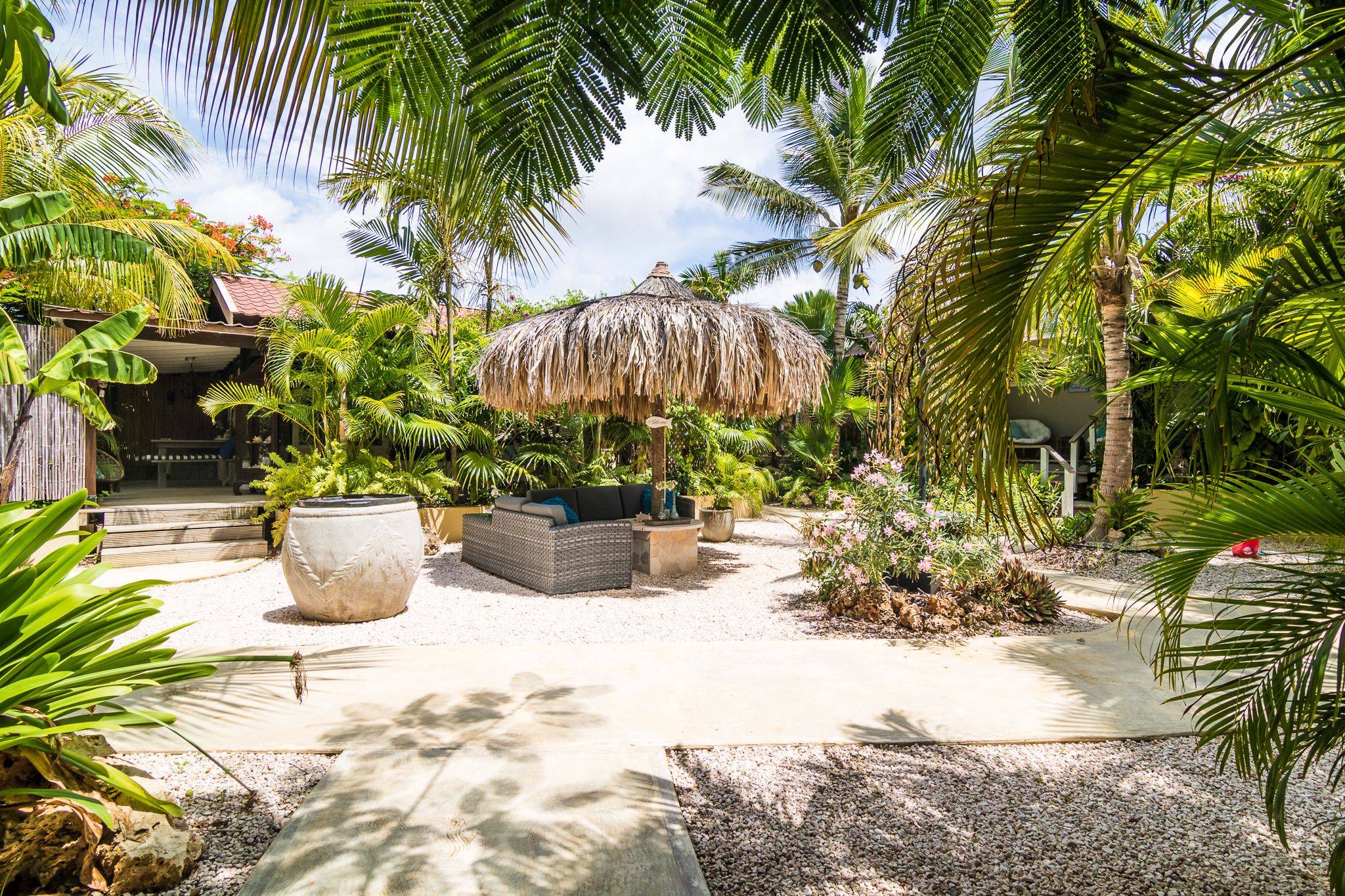 25 Bali Garden Design Ideas To Consider | SharonSable