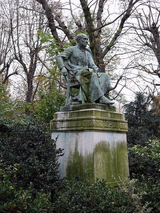 22 Luxembourg Garden Statues Ideas You Should Check | SharonSable