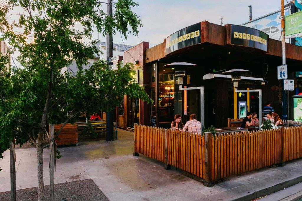 22 City Garden Bar Ideas For This Year | SharonSable