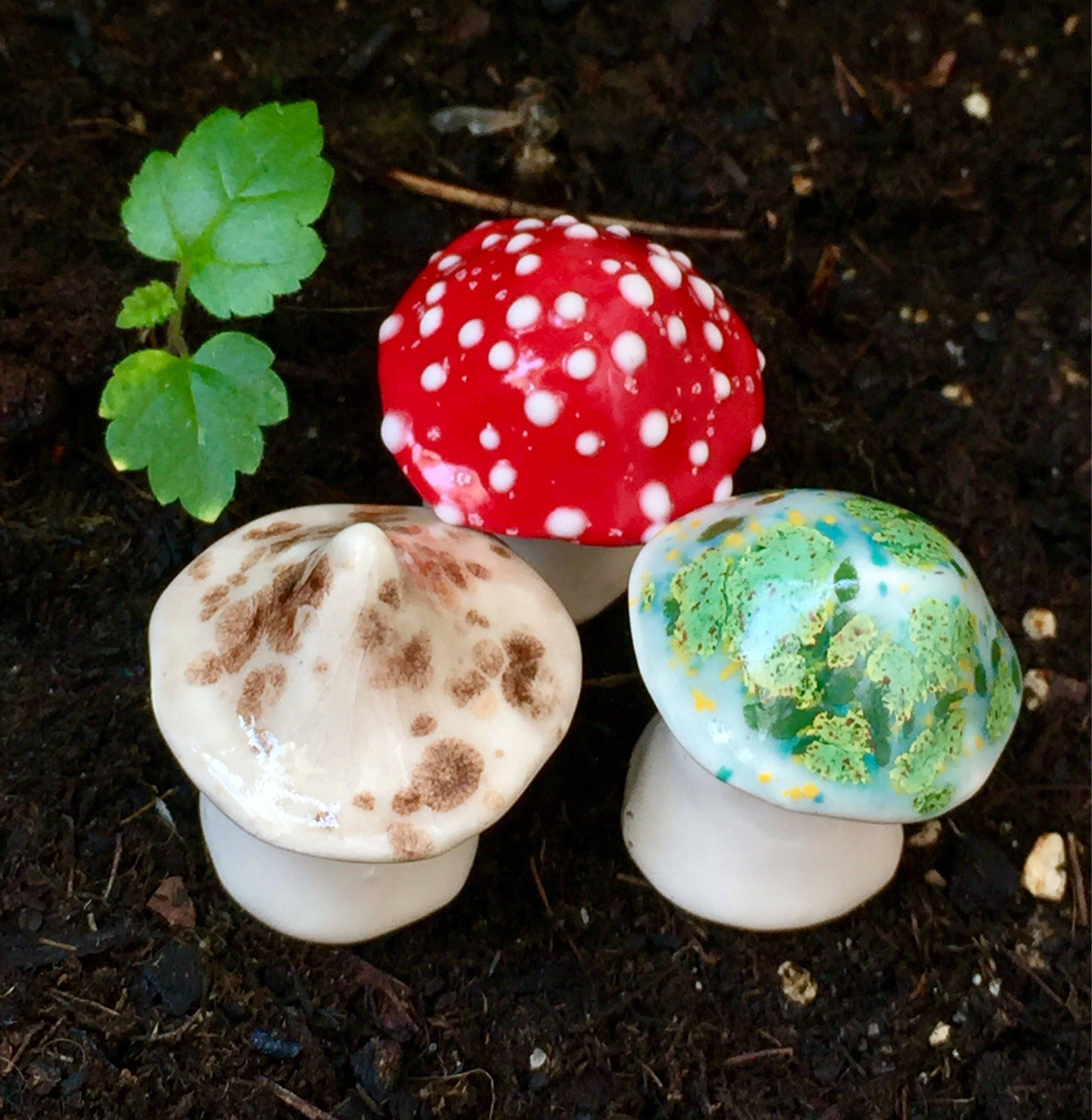 18 Garden Mushroom Statue Ideas You Gonna Love | SharonSable