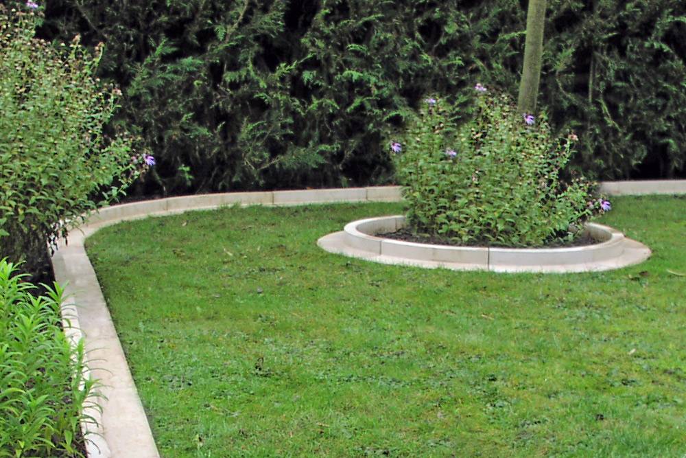 20 Curved Garden Edging Stones Ideas Worth a Look | SharonSable