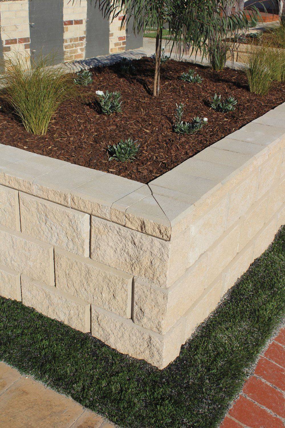 23 Retaining Wall Garden Edging Ideas You Gonna Love | SharonSable