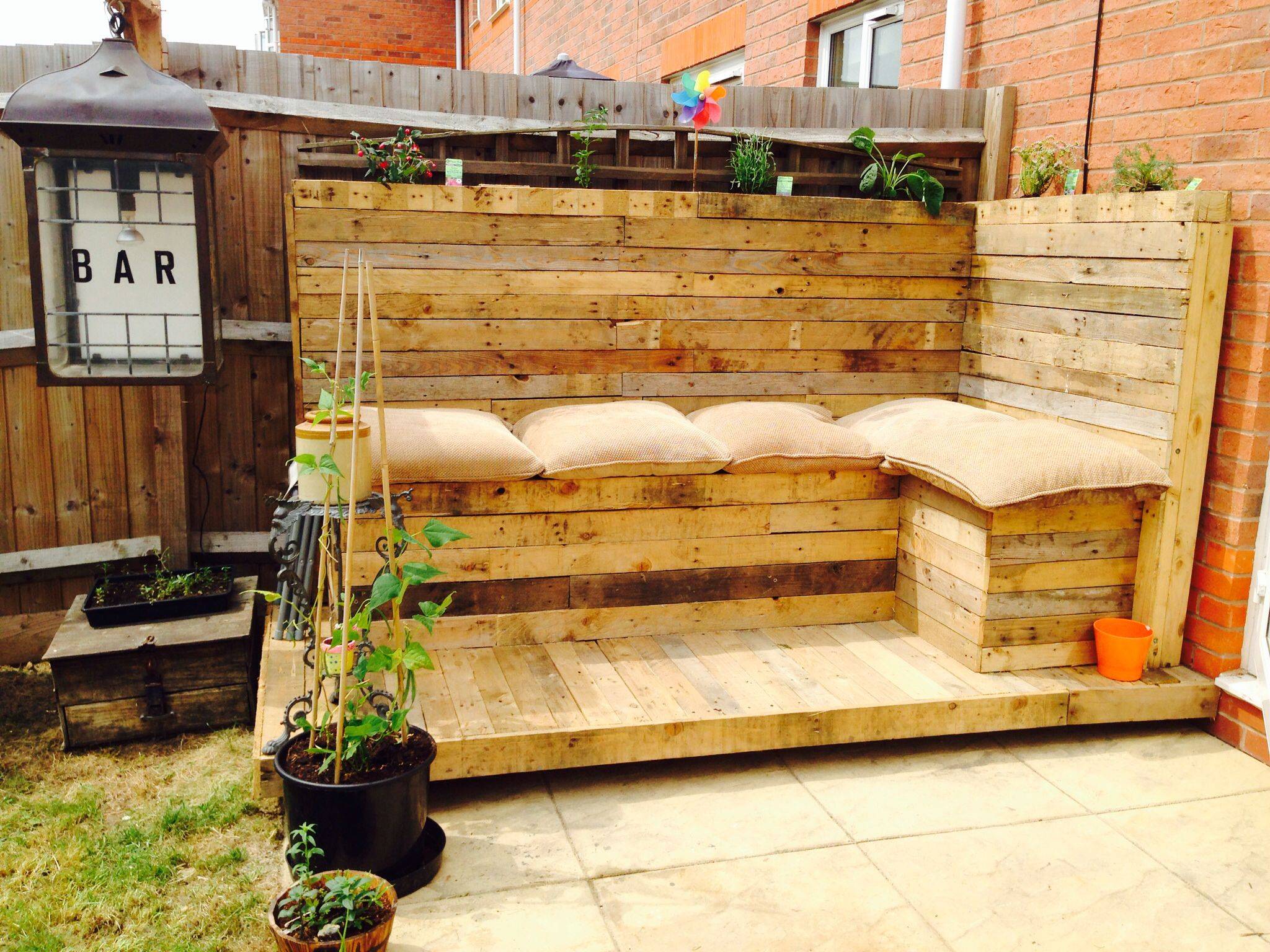 24 Pallet Garden Seating Ideas Worth to Check | SharonSable