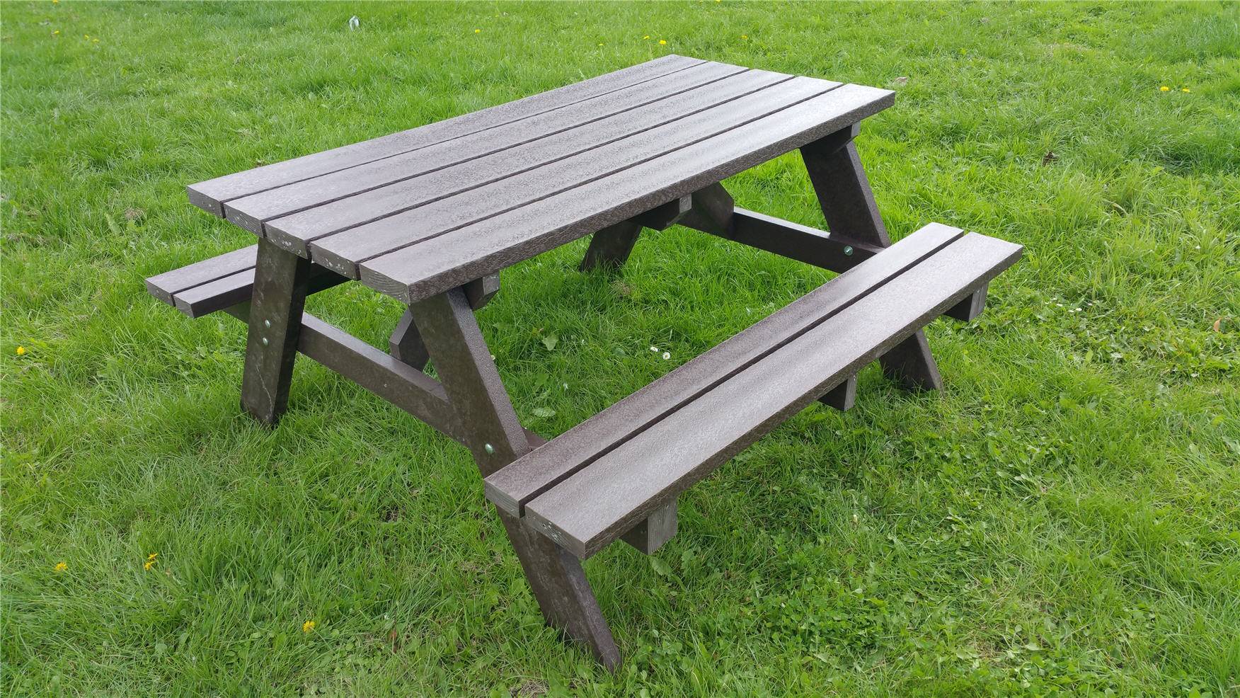 22 Composite Garden Bench Ideas Worth to Check | SharonSable