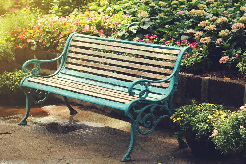 22 Vintage Garden Bench with Flowers Ideas Worth to Check | SharonSable