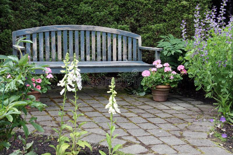23 Rustic Flower Garden Bench Ideas Worth to Check | SharonSable