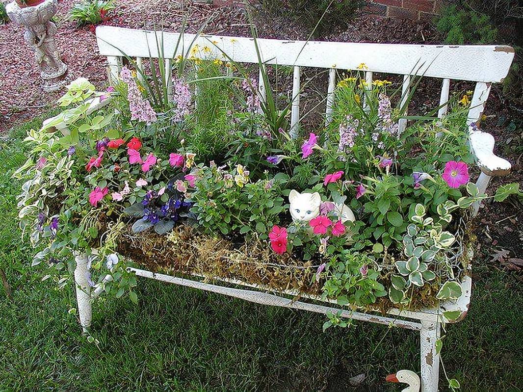 22 Old Garden Bench with Flowers Ideas You Must Look | SharonSable
