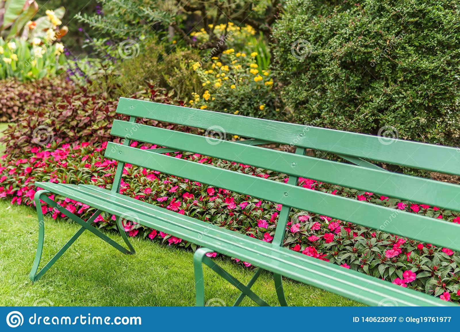 19 Spring Garden Bench Ideas You Gonna Love | SharonSable