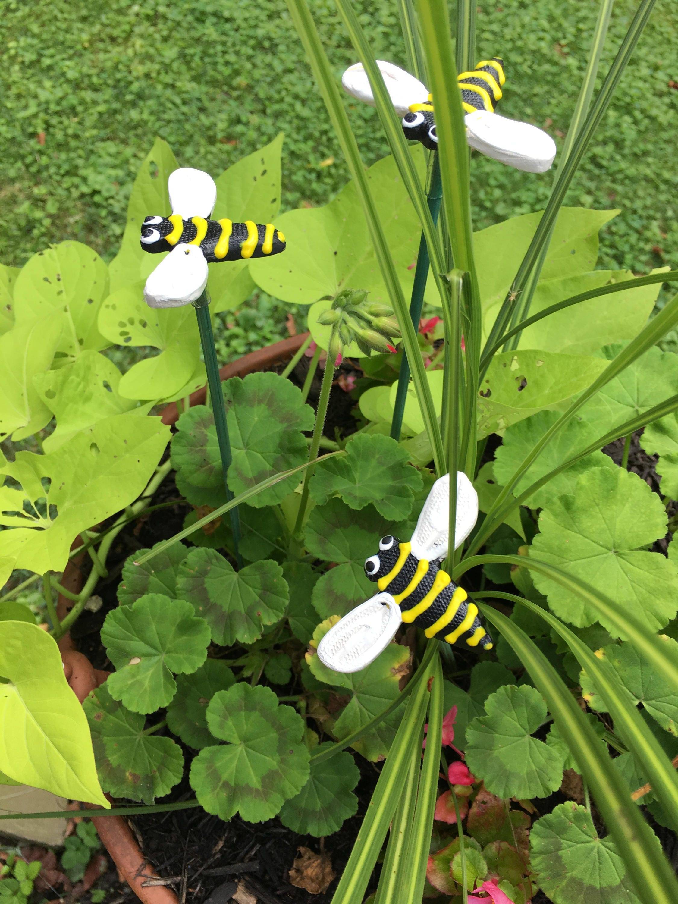 19 Bee Garden Stake Ideas You Should Look | SharonSable