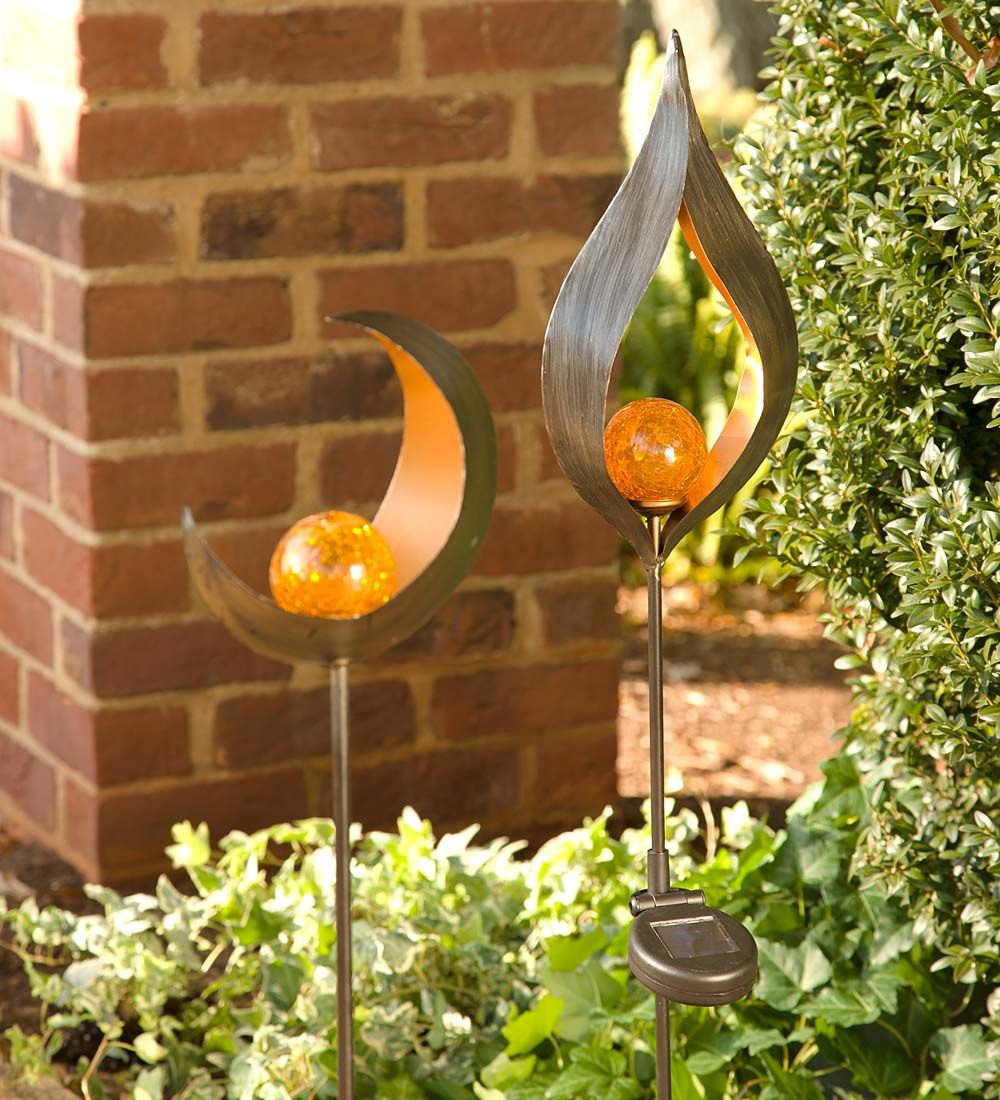 20 Decorative Solar Garden Stakes Ideas You Should Check | SharonSable