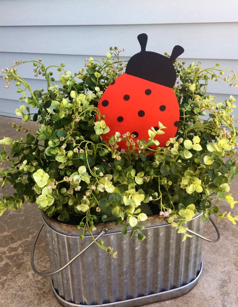 23 Wooden Garden Stakes Ideas You Should Look | SharonSable