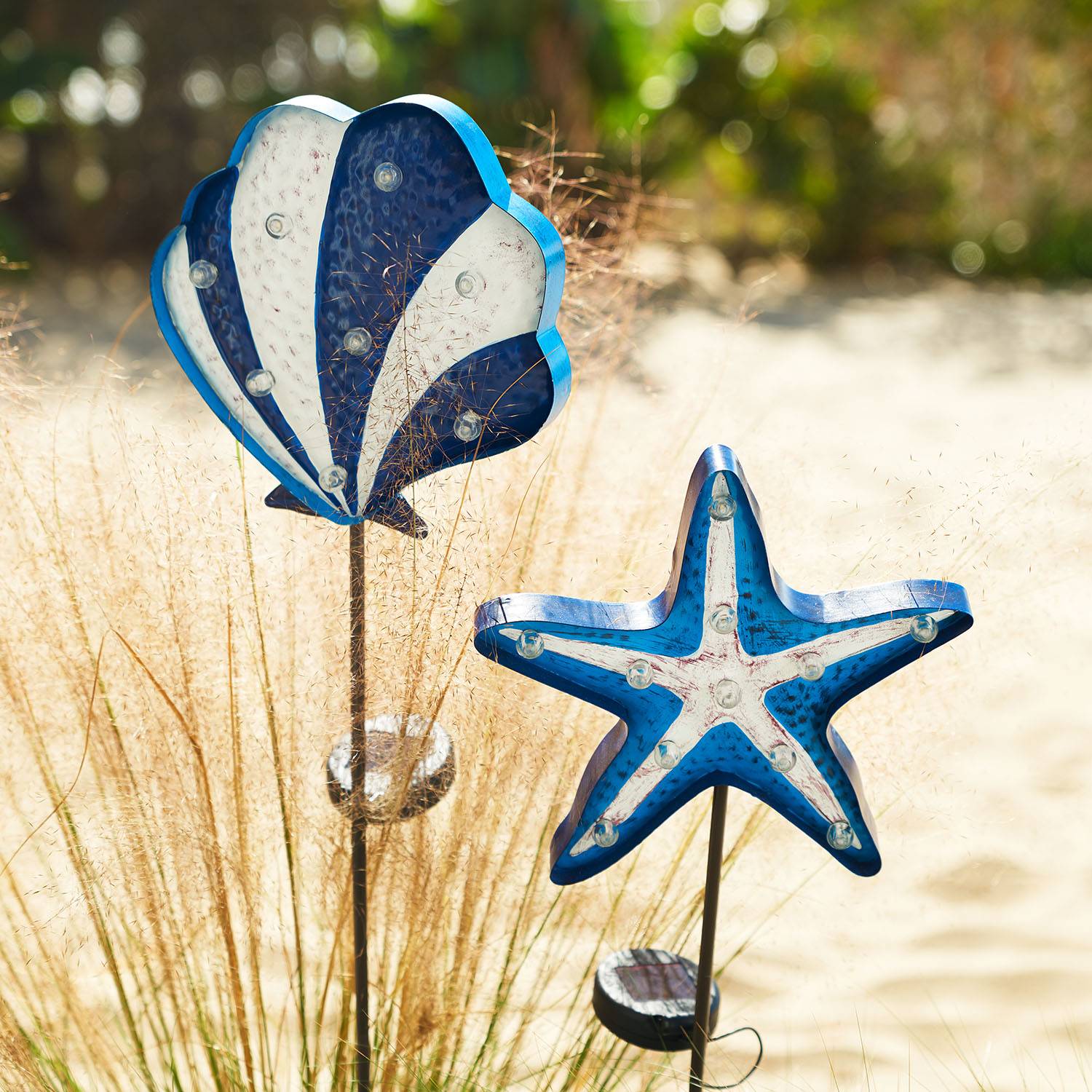 16 Solar Powered Garden Stakes Ideas You Gonna Love | SharonSable