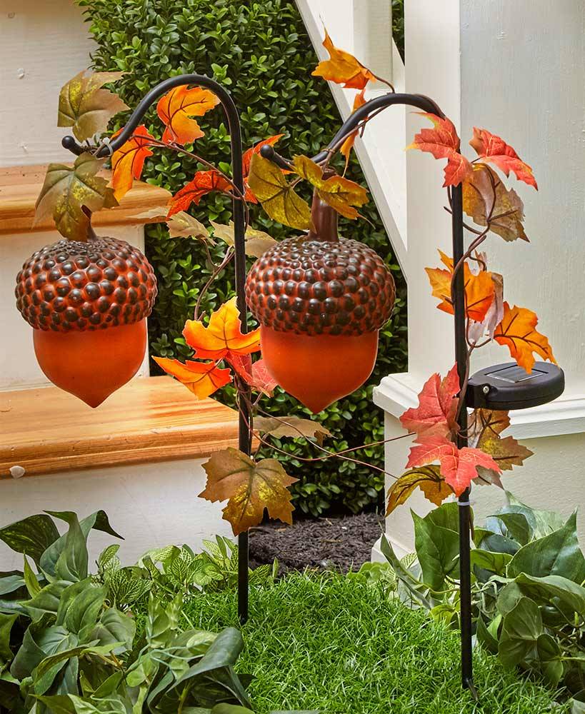 16 Solar Powered Garden Stakes Ideas You Gonna Love | SharonSable