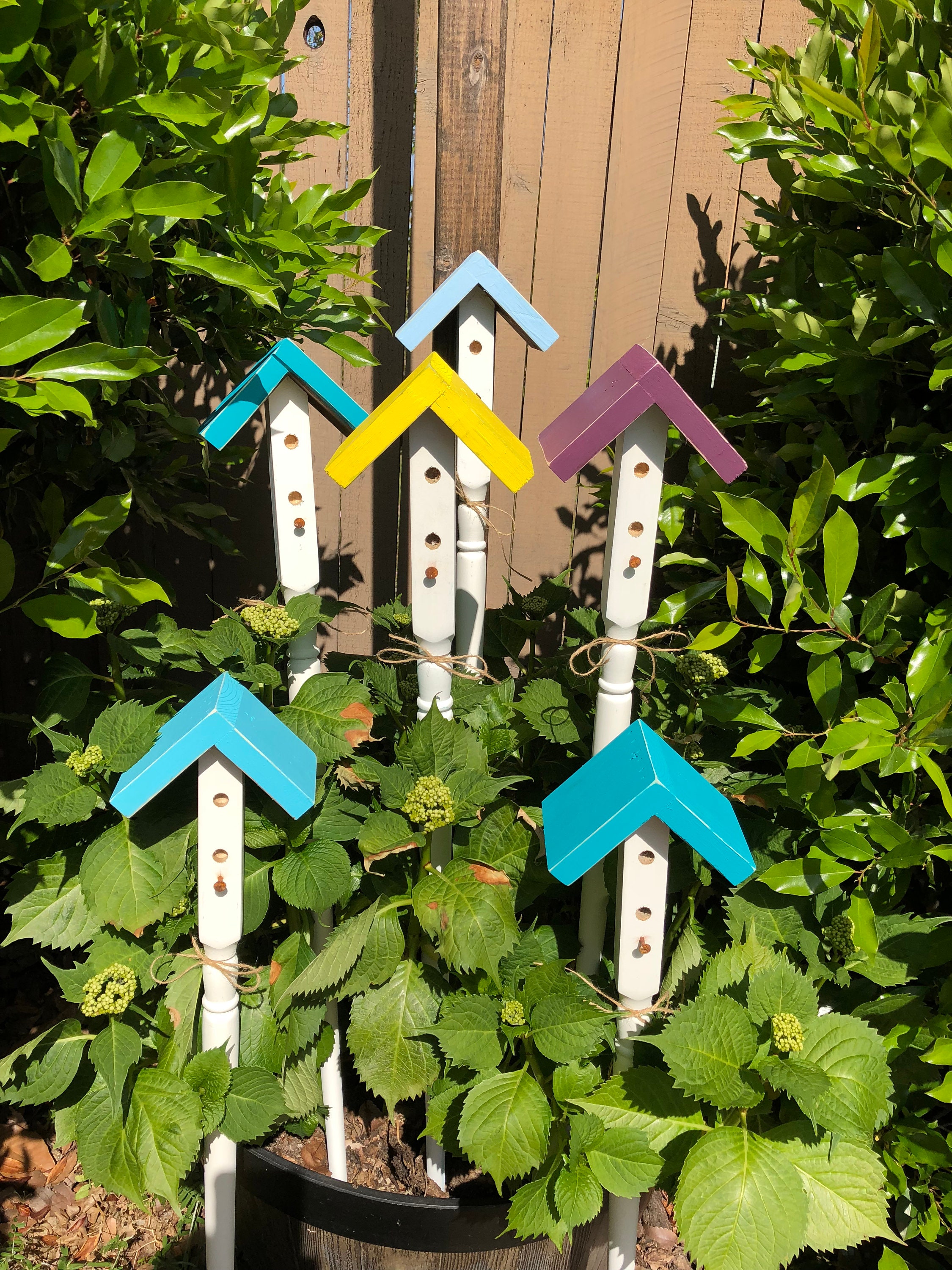 17 Birdhouse Garden Stakes Ideas You Gonna Love | SharonSable