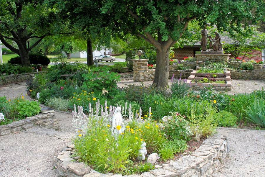 22 Christian Prayer Garden Ideas Worth a Look | SharonSable