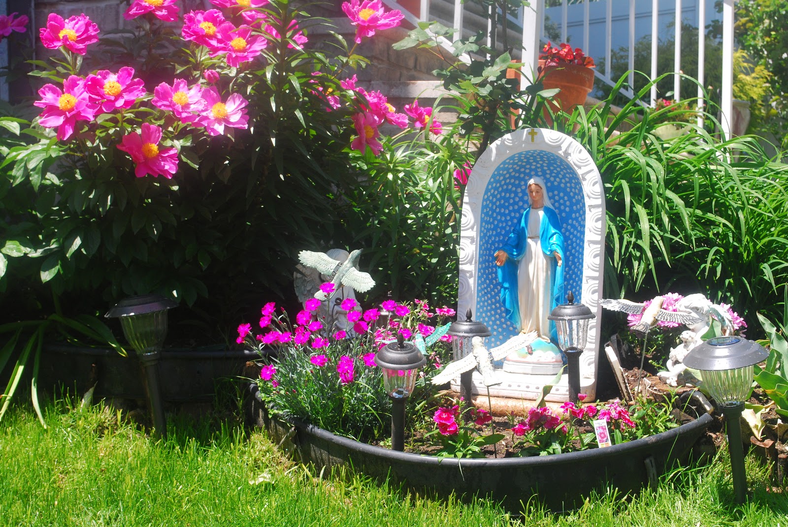 21 Catholic Mary Garden Ideas For This Year | SharonSable
