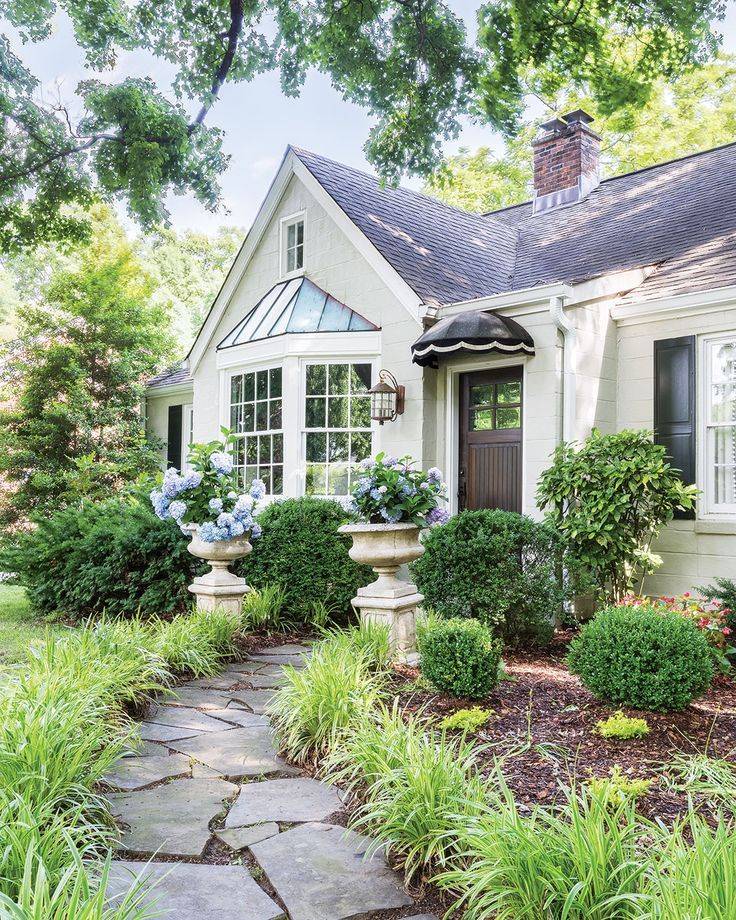 23 Cute House with Garden Ideas To Try This Year | SharonSable