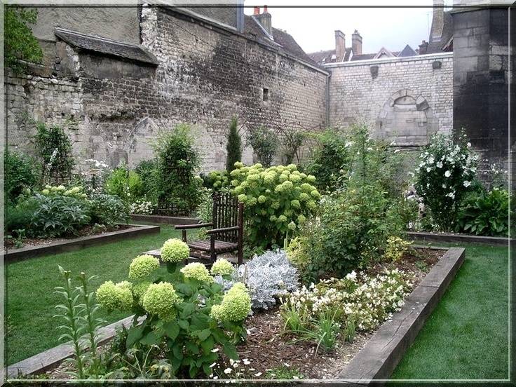 22 Medieval Rose Garden Ideas You Should Check | SharonSable